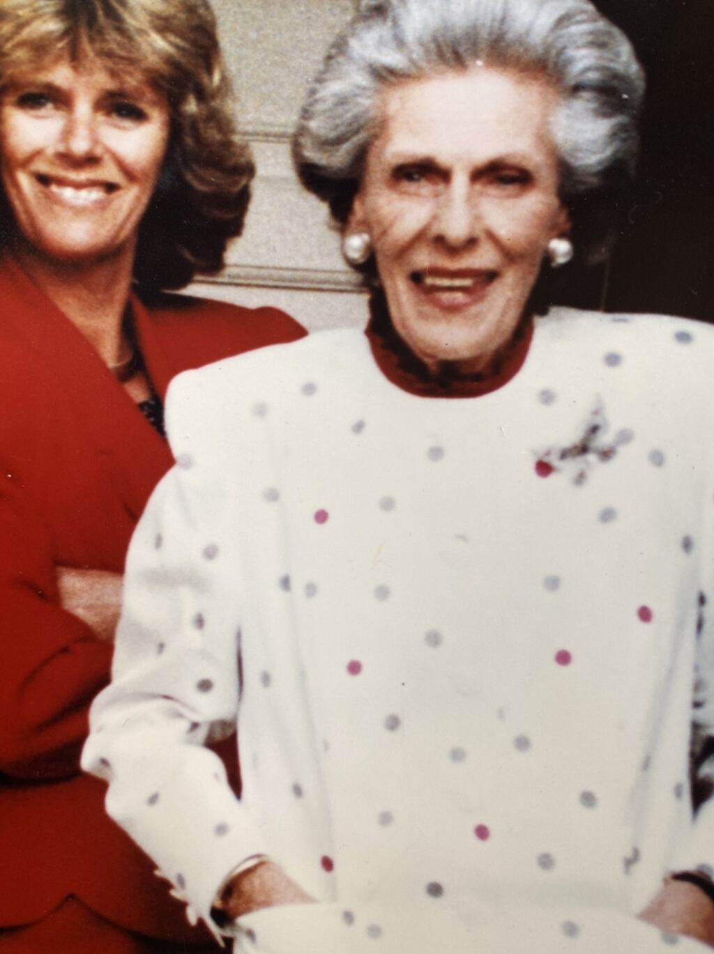 Ella fue la madre de la Reina Consorte Camilla – Tiempo X