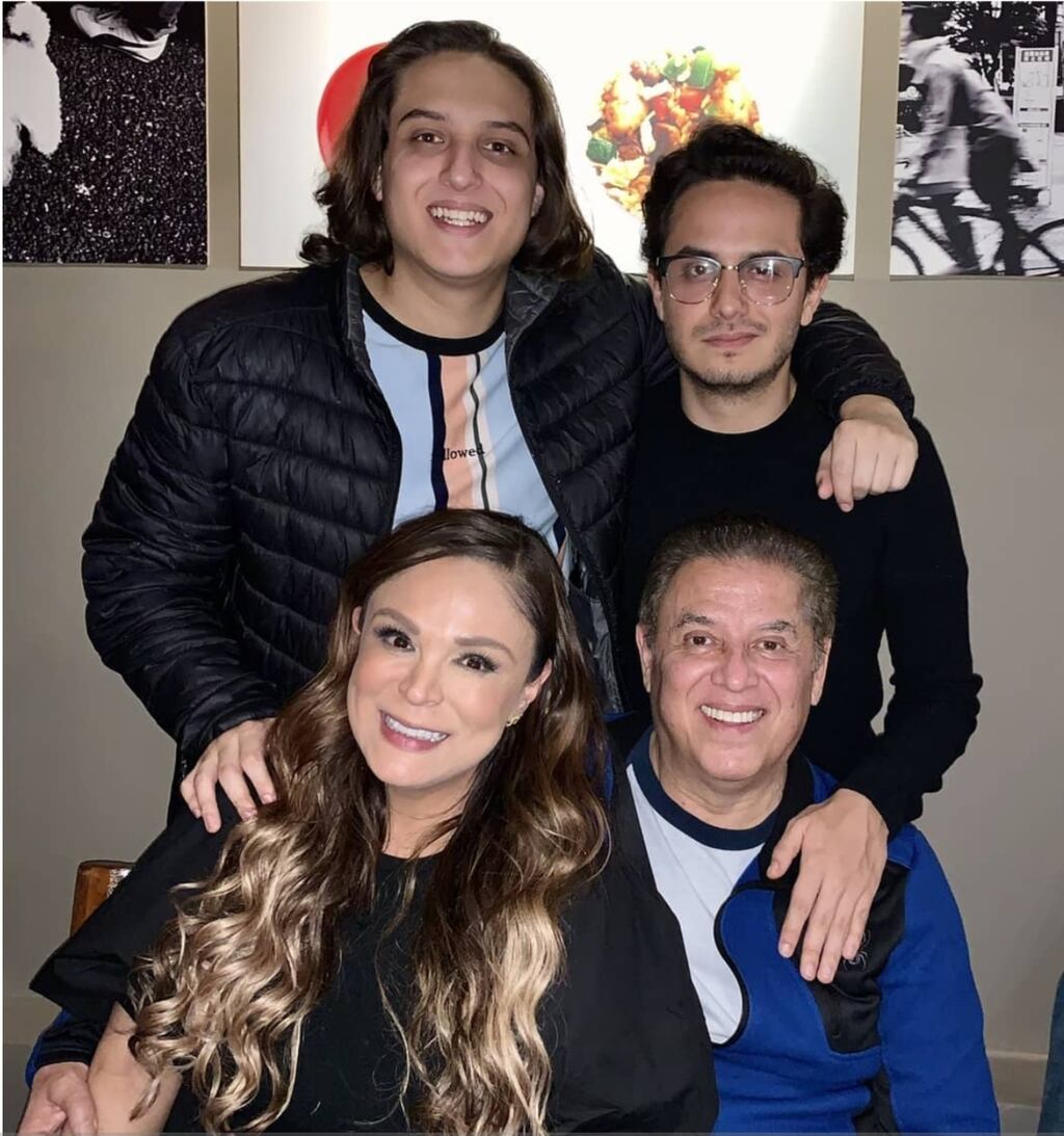 ¿Por qué dicen que el hijo de Mario Bezares es de Paco Stanley? – Tiempo X